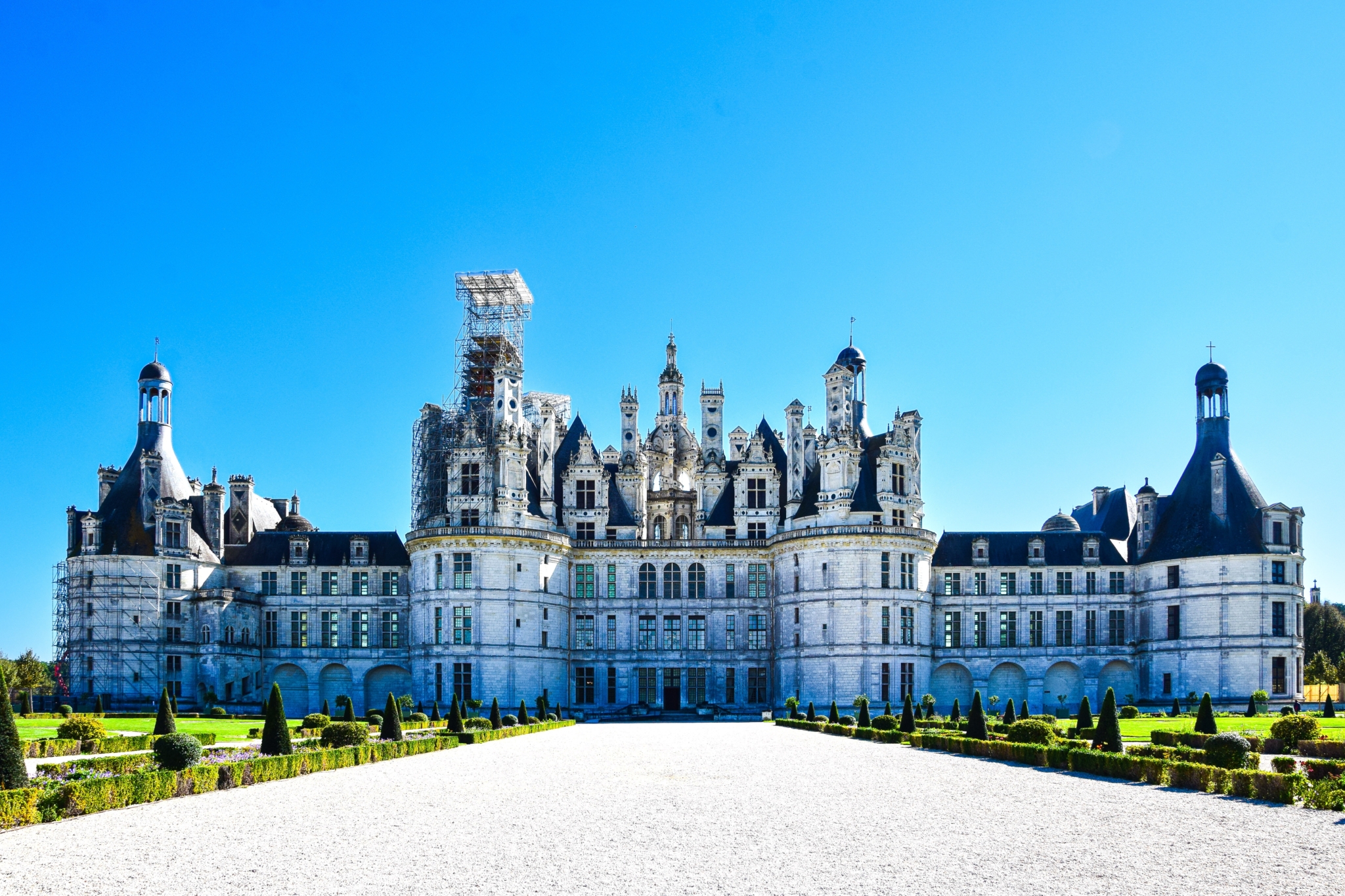 Exploring The World's Most Beautiful Castles - Tripio