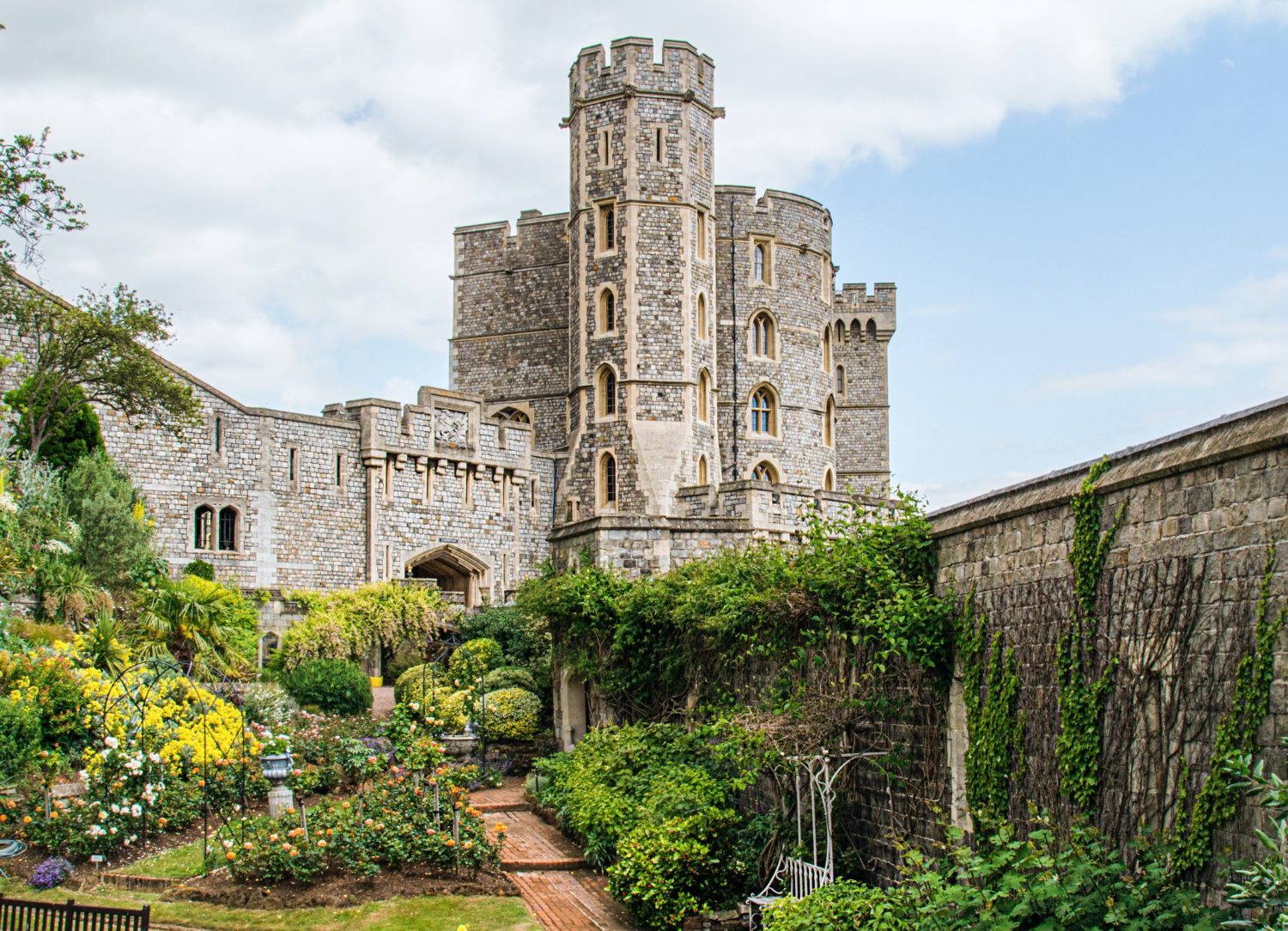 Exploring The World's Most Beautiful Castles - Tripio